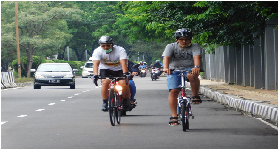 Mengemudi dengan Berbagi Jalan bersama Sepeda | Auto2000