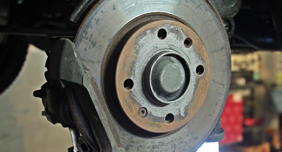 Brake Pad: Pengertian dan Fungsinya dalam Sistem Rem Mobil | Auto2000