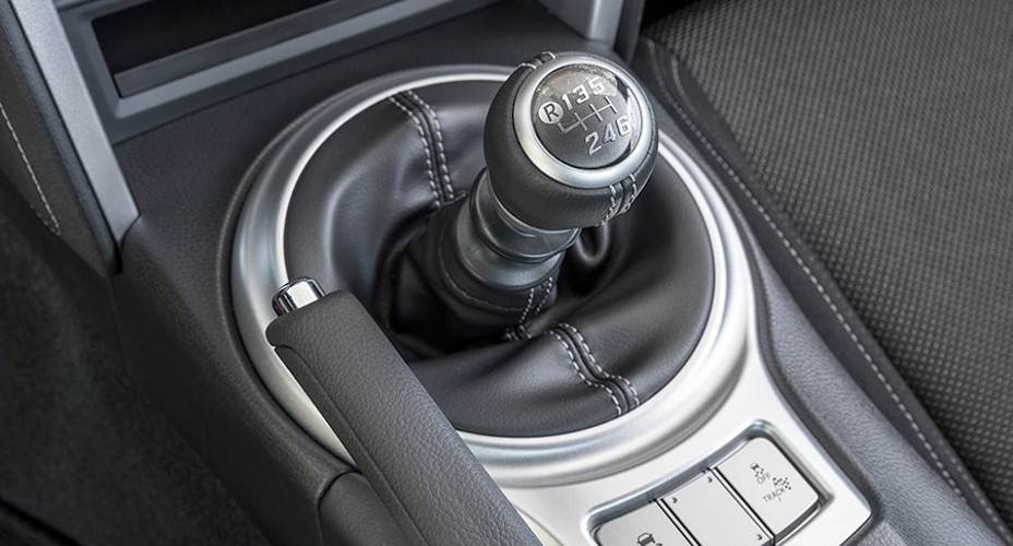 Transmisi Mobil Dengung? Ini 5 Penyebabnya! | Auto2000