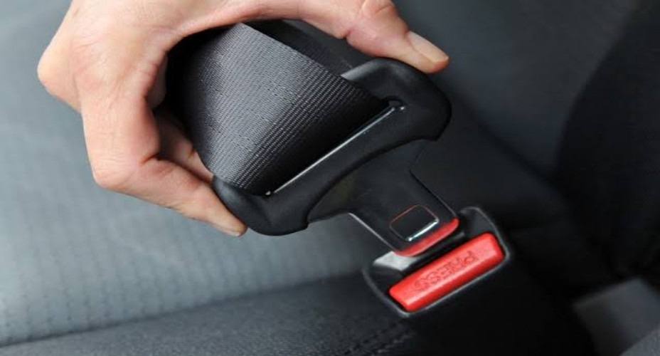 5 Cara Memakai Sabuk Pengaman Mobil yang Tepat | Auto2000